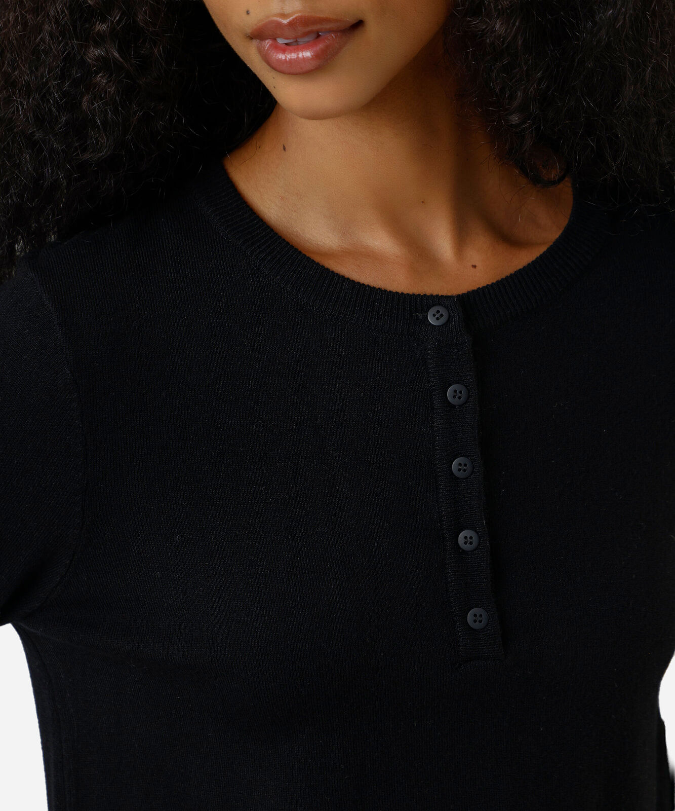 blusa feminina de tricot decote redondo manga longa preta